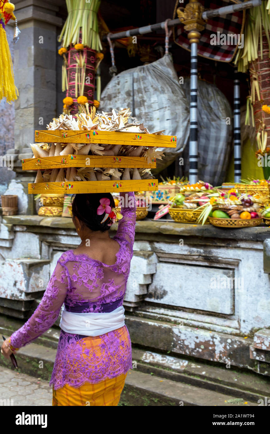 Offertory prayer hi-res stock photography and images - Alamy