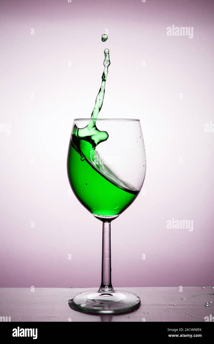 Red wine splash Stock Photo - Alamy