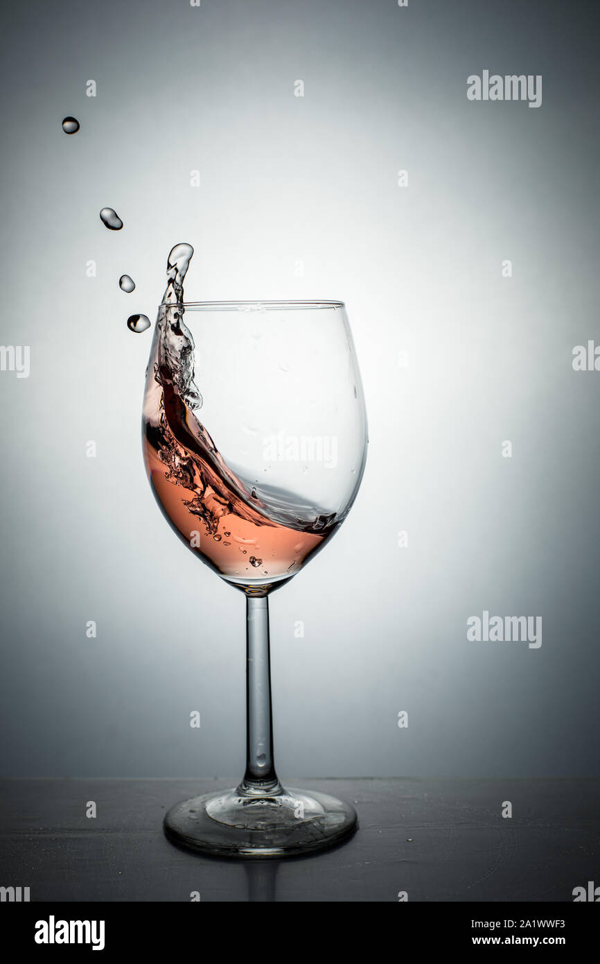 Red wine splash Stock Photo - Alamy