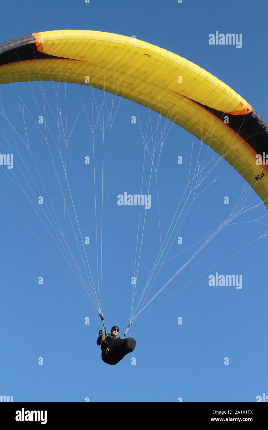 Vol d'un parapentiste Stock Photo - Alamy