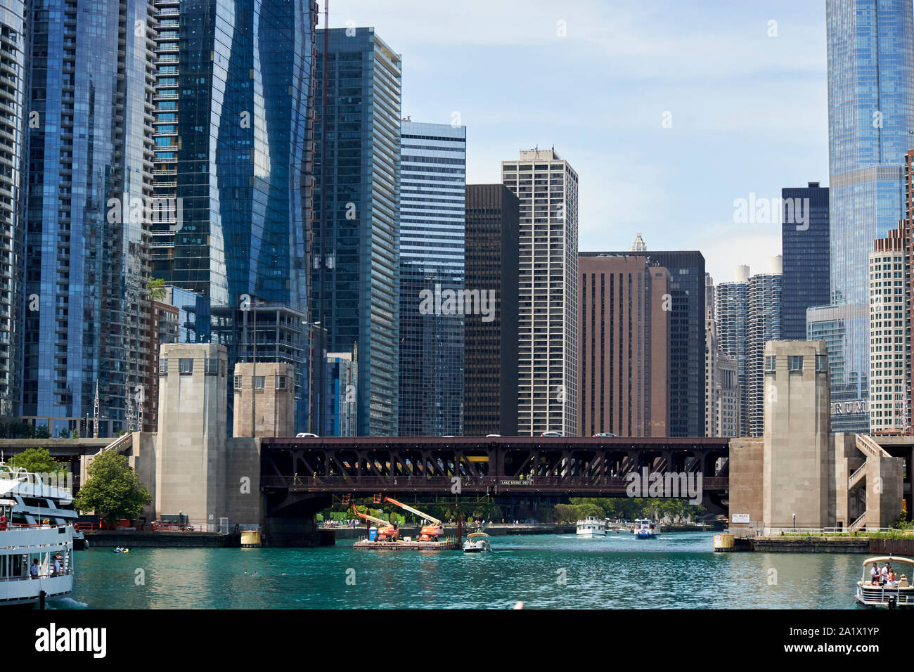 Chicago bridge hi-res stock photography and images - Alamy
