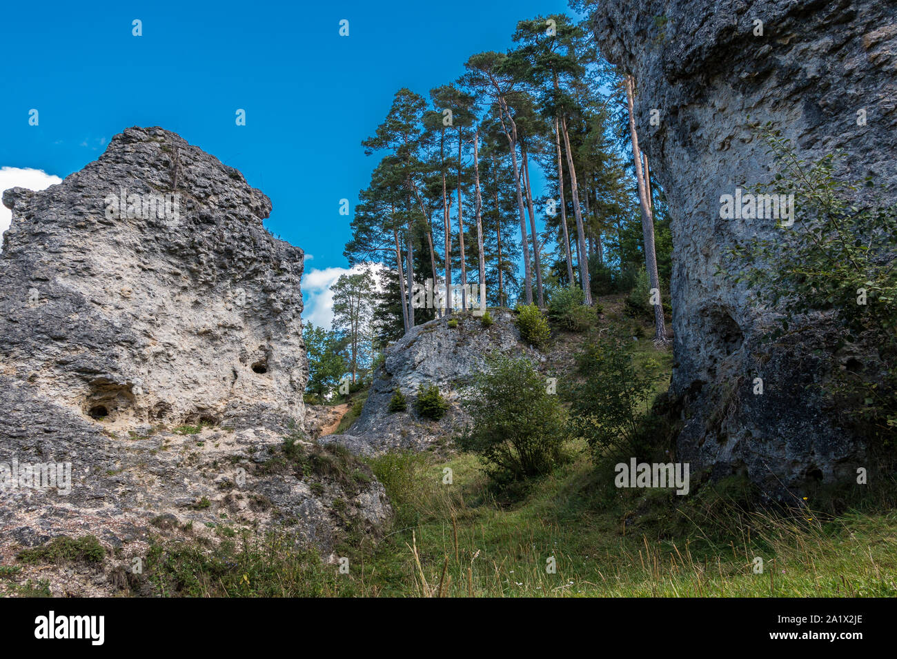 Huge rocks hi-res stock photography and images - Alamy