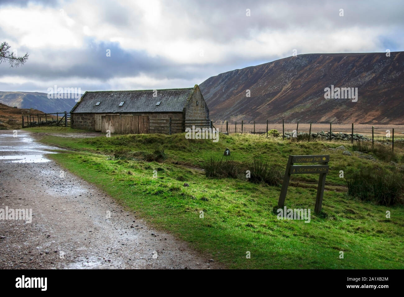 Lochnagar hut hi-res stock photography and images - Alamy