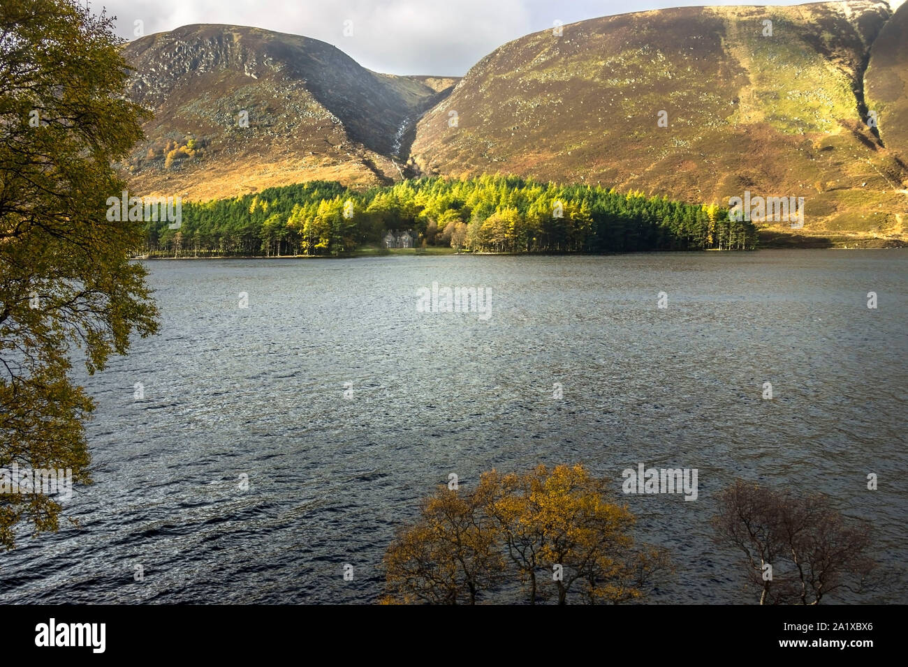 Lake balmoral hi-res stock photography and images - Alamy