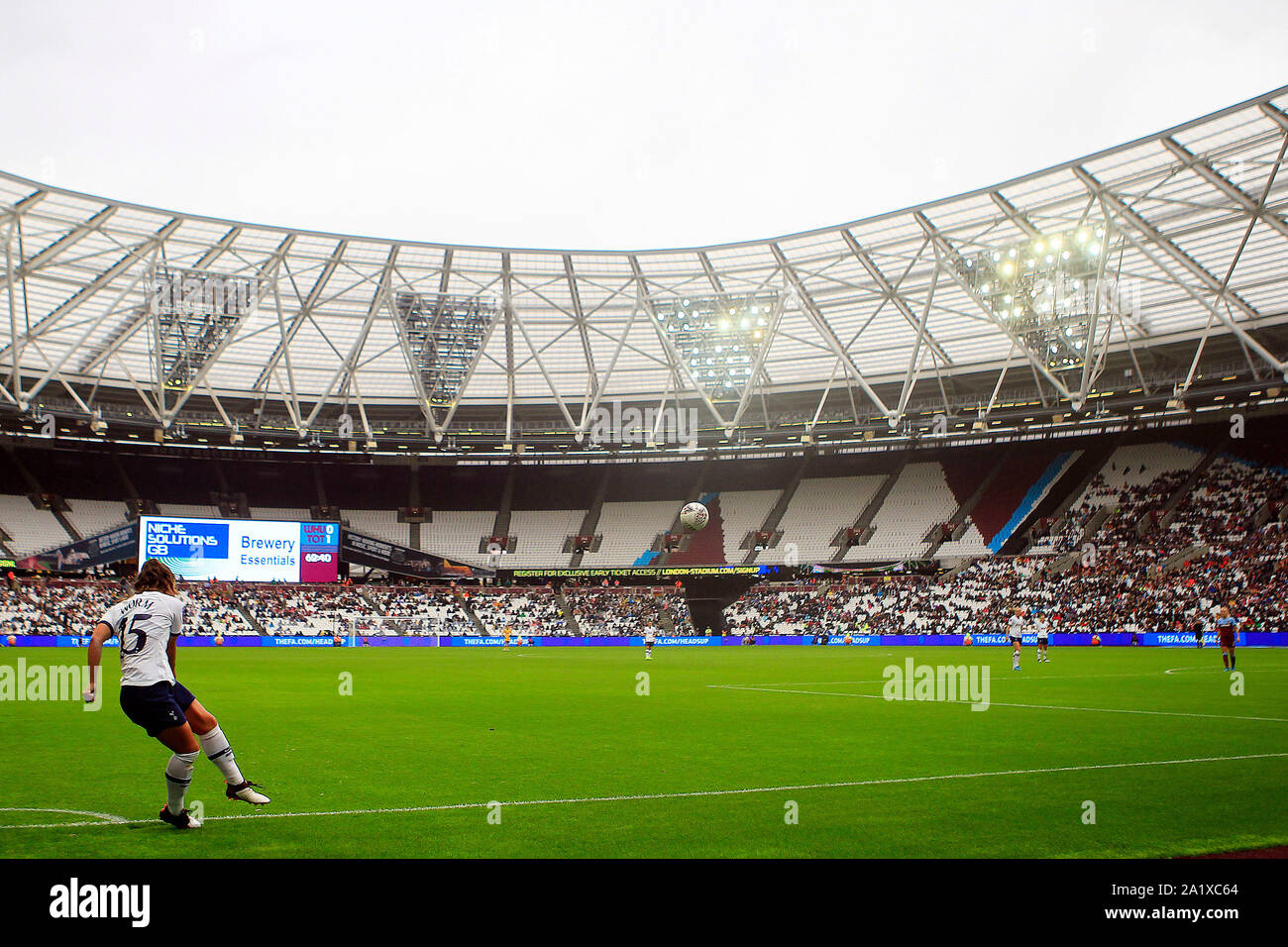 Football corner crowd hi-res stock photography and images - Alamy
