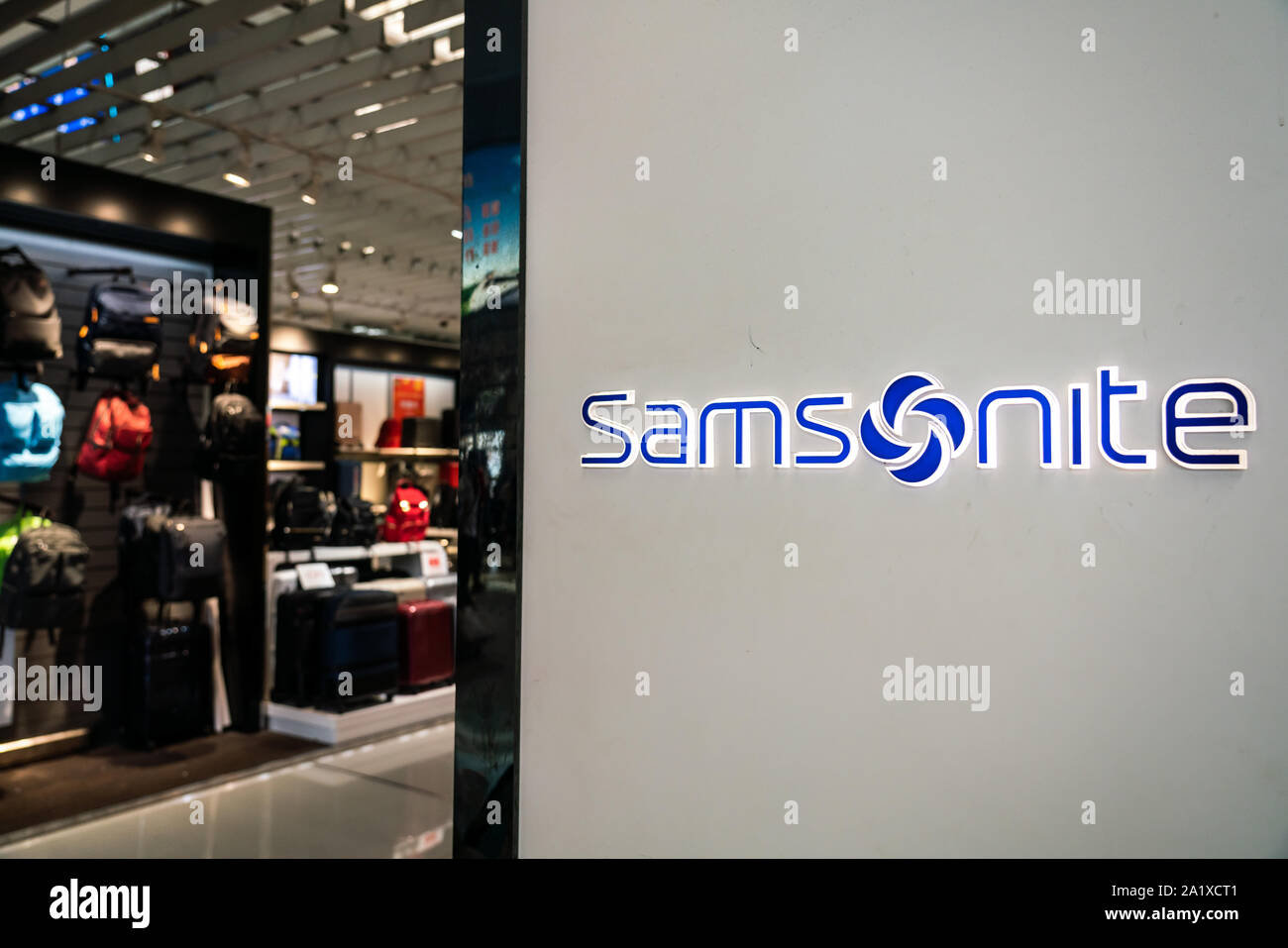 Samsonite logo hi-res stock photography and images - Alamy