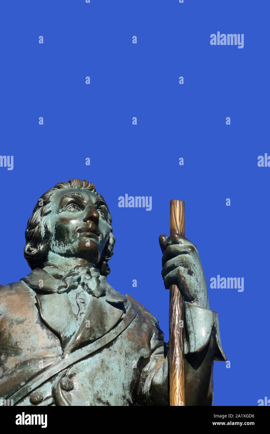 Statue de Michel-Gabriel Paccard, place Balmat. Chamonix-Mont-Blanc ...