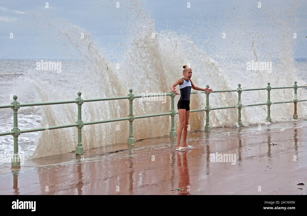 High tide waves hi-res stock photography and images - Alamy