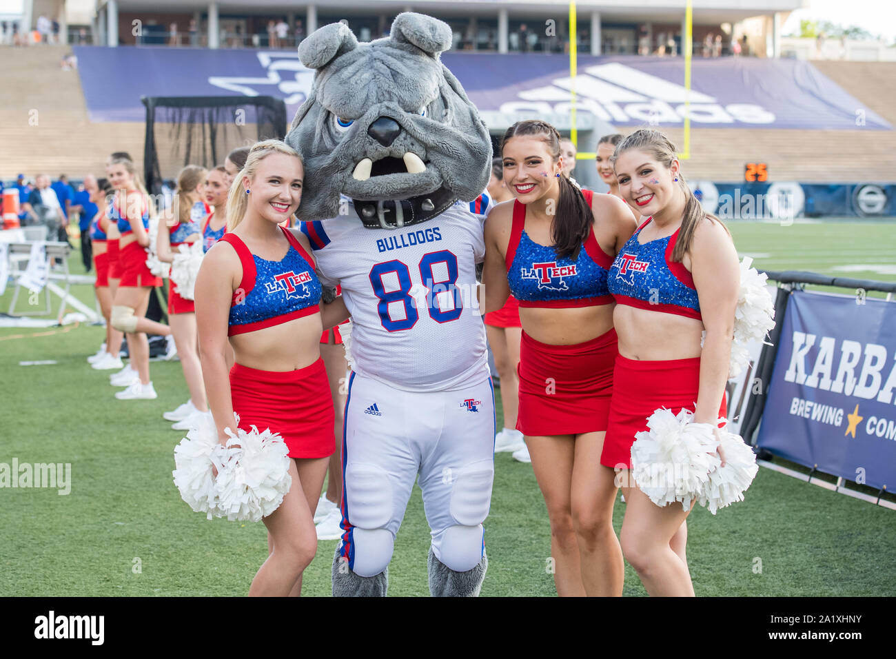 La tech cheerleaders hi-res stock photography and images - Alamy