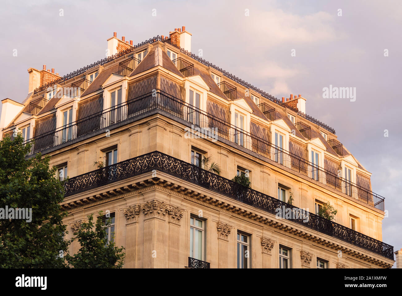 Paris, France - Sept 05, 2019: Beautiful apartment buildings in Paris ...