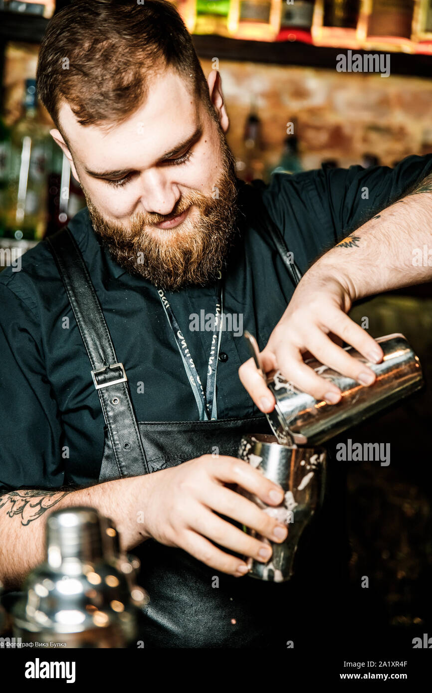 Man pouring salt hi-res stock photography and images - Alamy