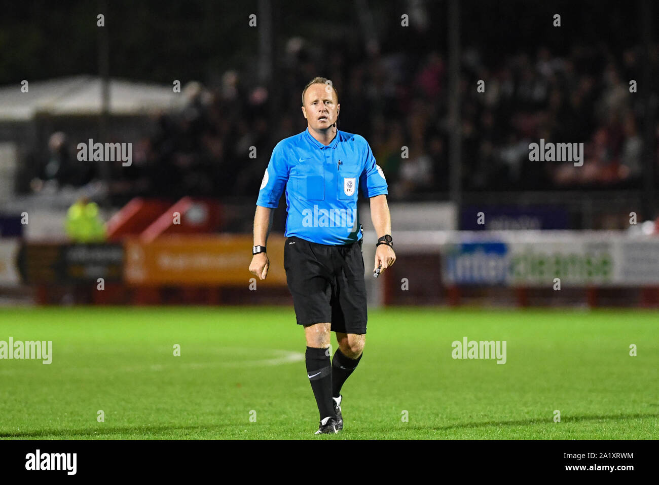 David rock referee hi-res stock photography and images - Alamy