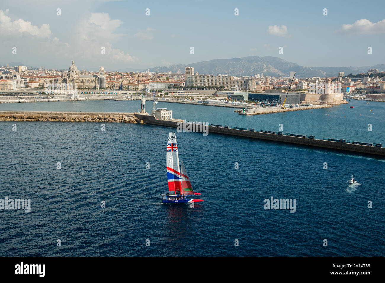 The great britain sailgp teams f50 hi-res stock photography and images ...