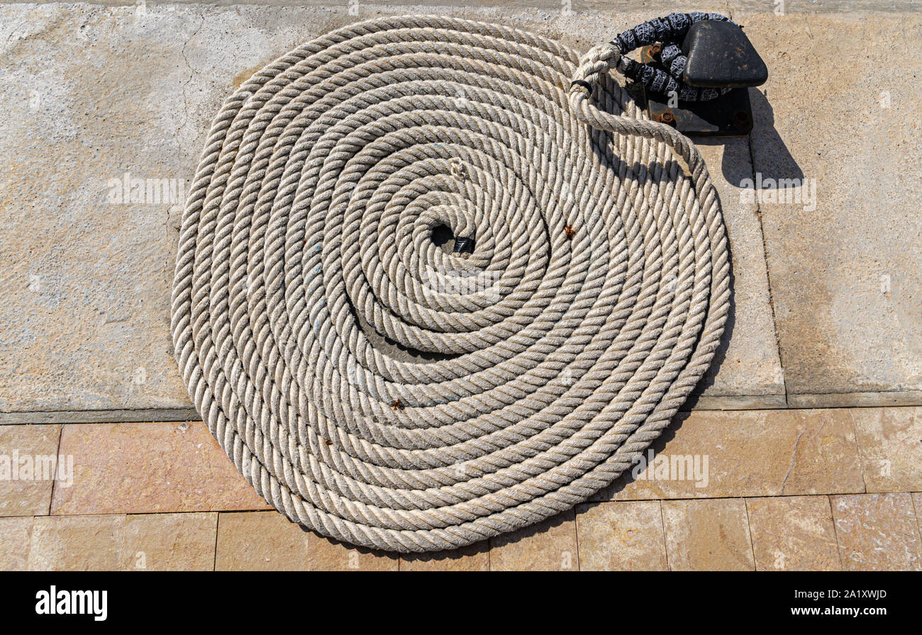 Rope in a spiral hi-res stock photography and images - Alamy