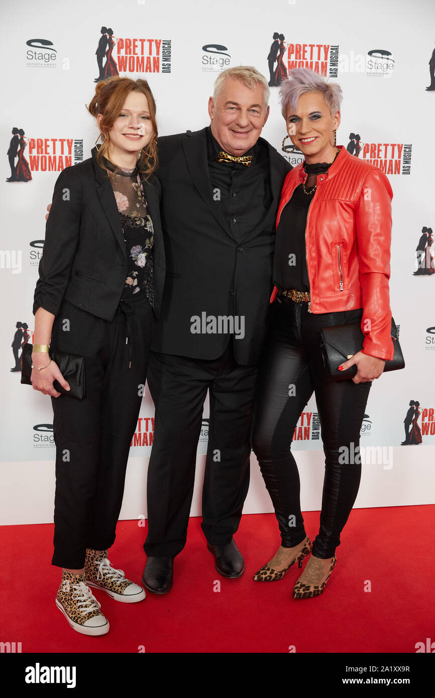 Hamburg, Germany. 29th Sep, 2019. Heinz Hoenig, actor, and his wife ...