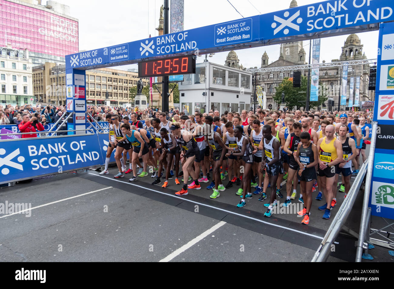 Glasgow, Scotland, UK. 29th September, 2019. Runners in George Square ...