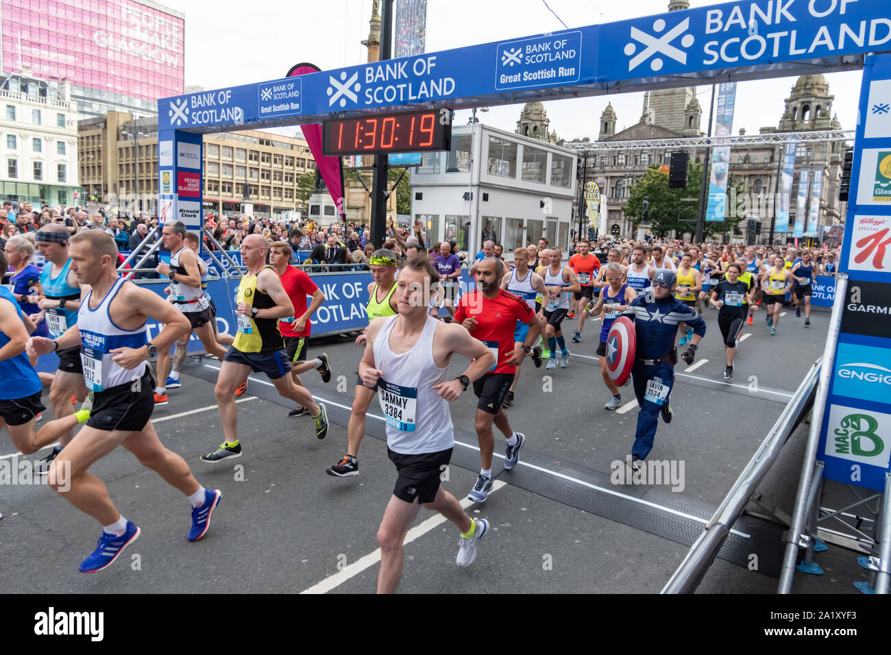 Glasgow, Scotland, UK. 29th September, 2019. Runners in George Square ...