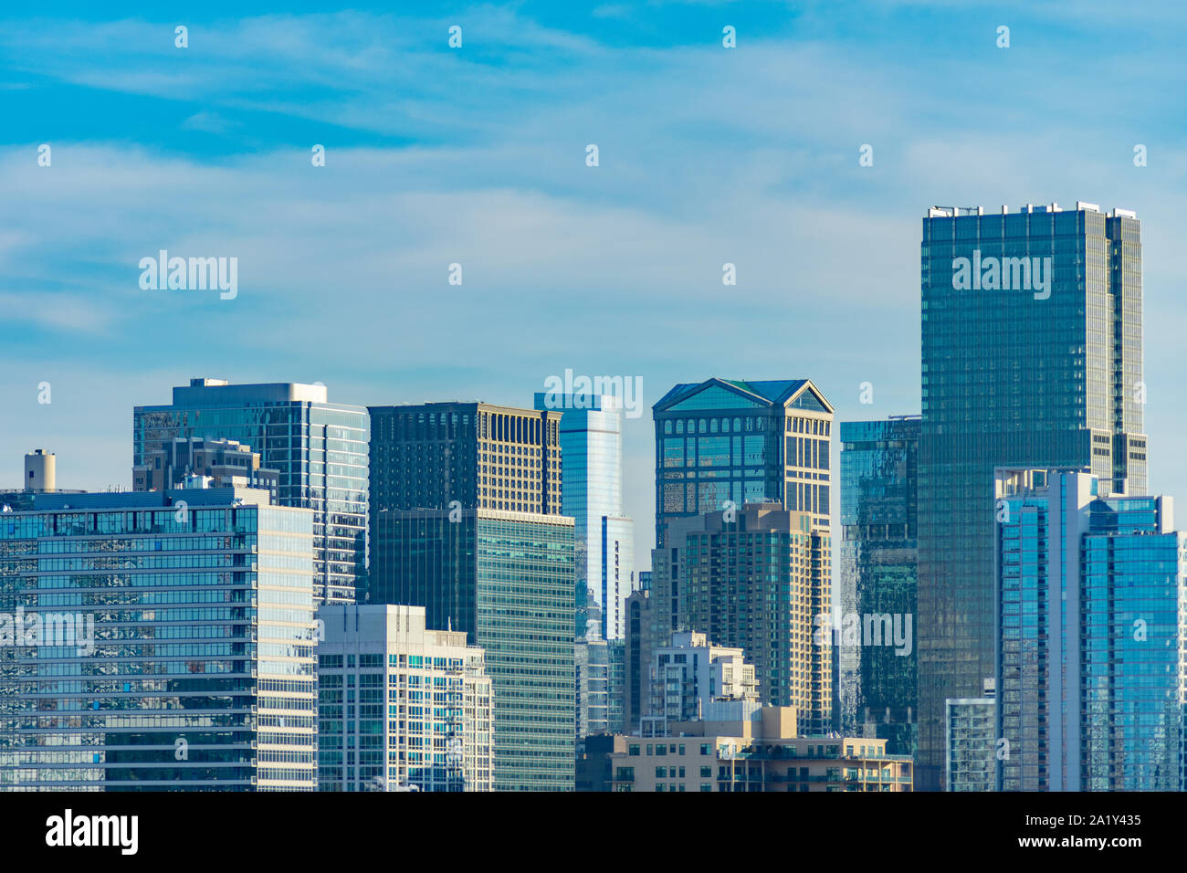 Chicago skyline bright sunny day hi-res stock photography and images ...