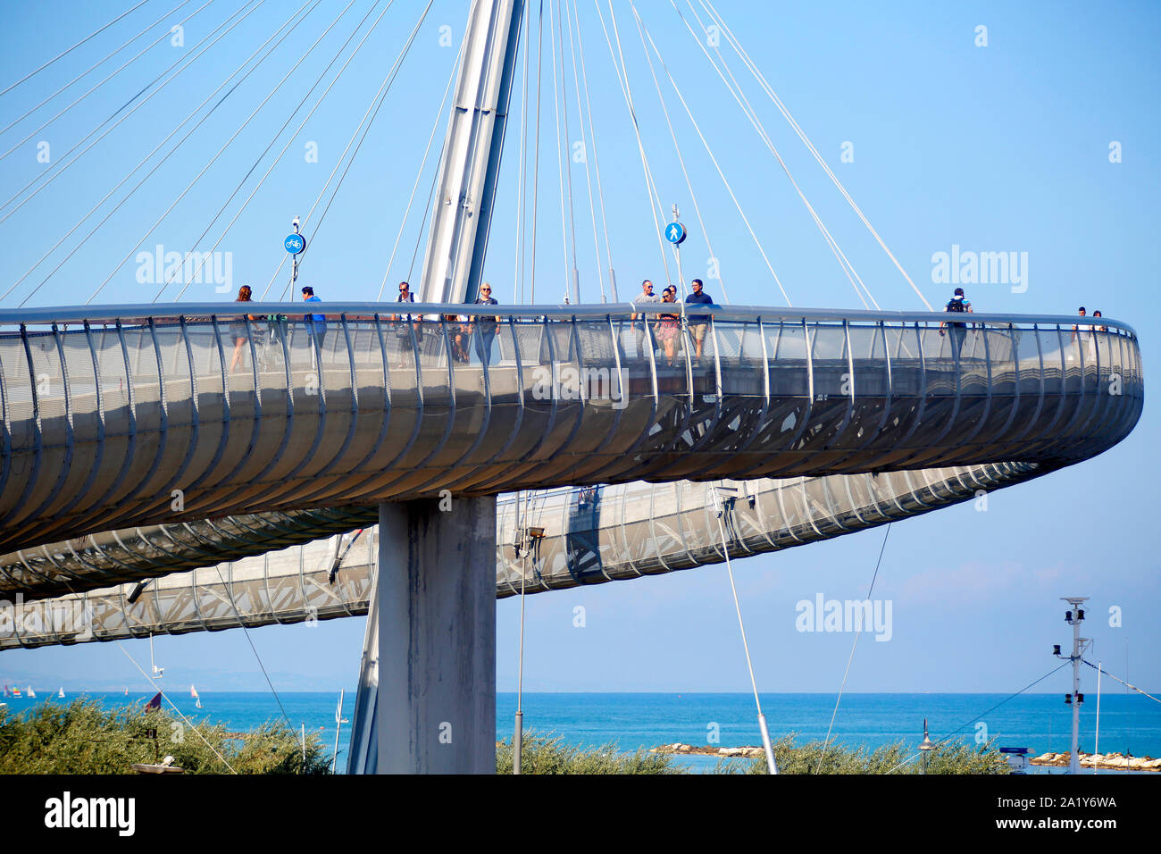 Walkers on the Ponte del Mare (The Sea Bridge) foot and cycle bridge in ...