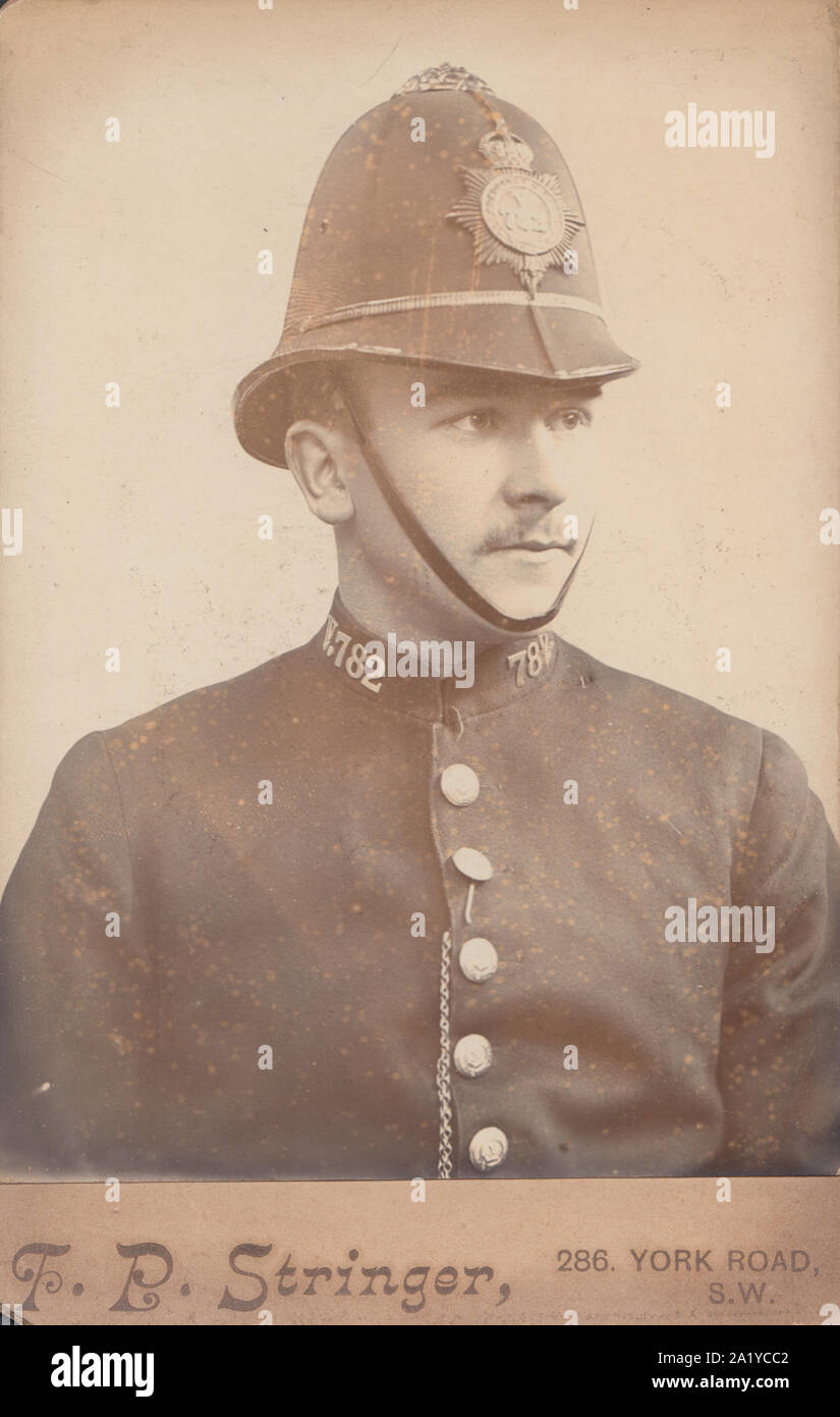 Wandsworth police officer hi-res stock photography and images - Alamy
