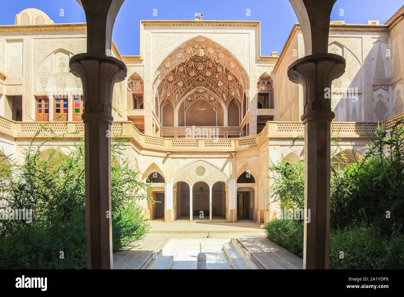 Persian courtyard architecture hi-res stock photography and images - Alamy