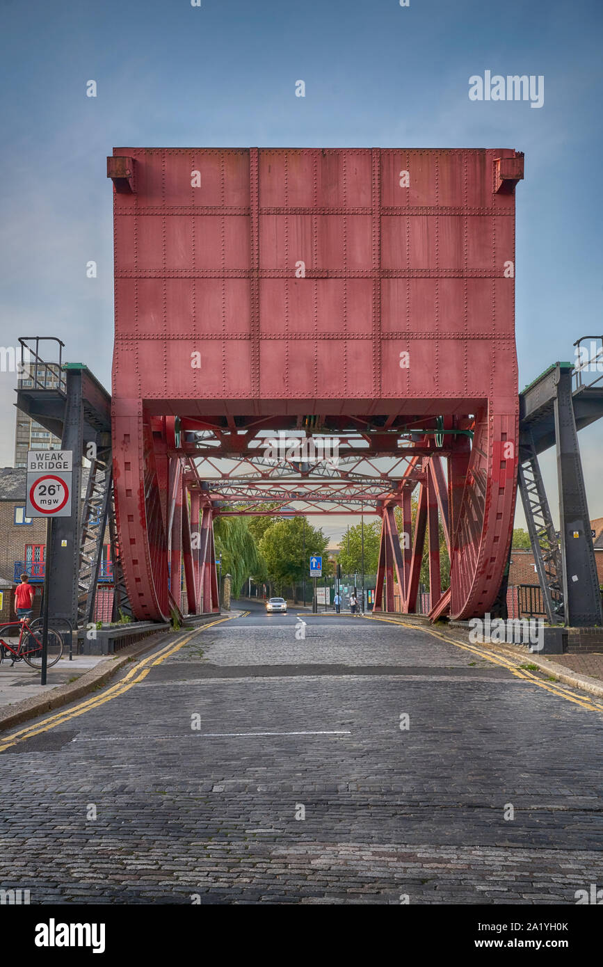 Bridge shadwell hi-res stock photography and images - Alamy