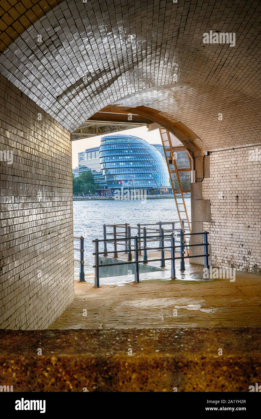 dead man hole tower bridge Stock Photo - Alamy