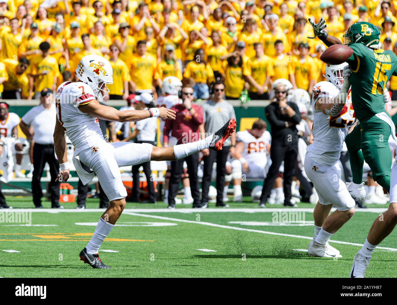 Waco, Texas, USA. 28th Sep, 2019. Baylor Bears wide receiver Tripp ...