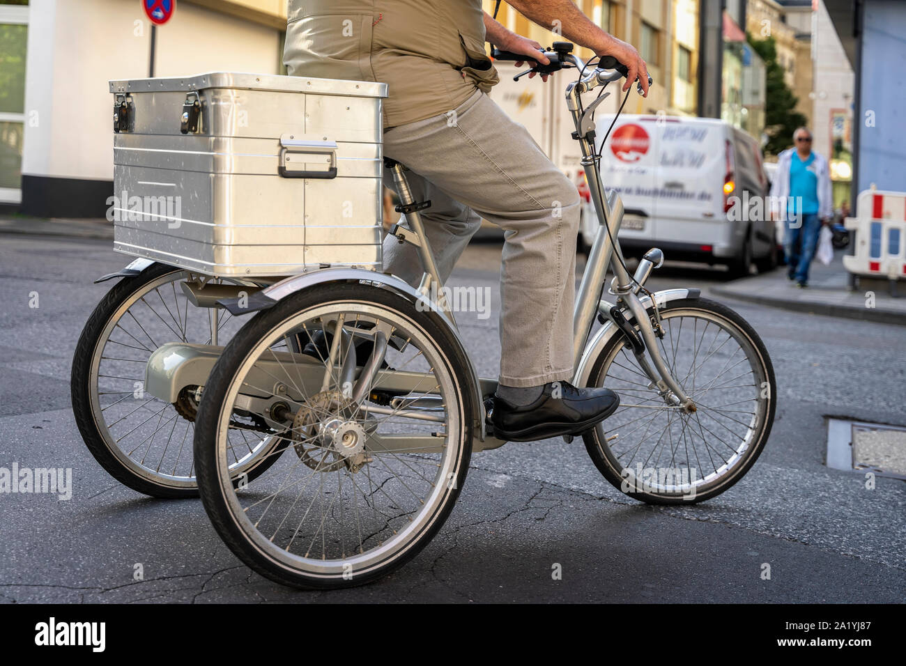 Traditional delivery tricycle hi-res stock photography and images - Alamy