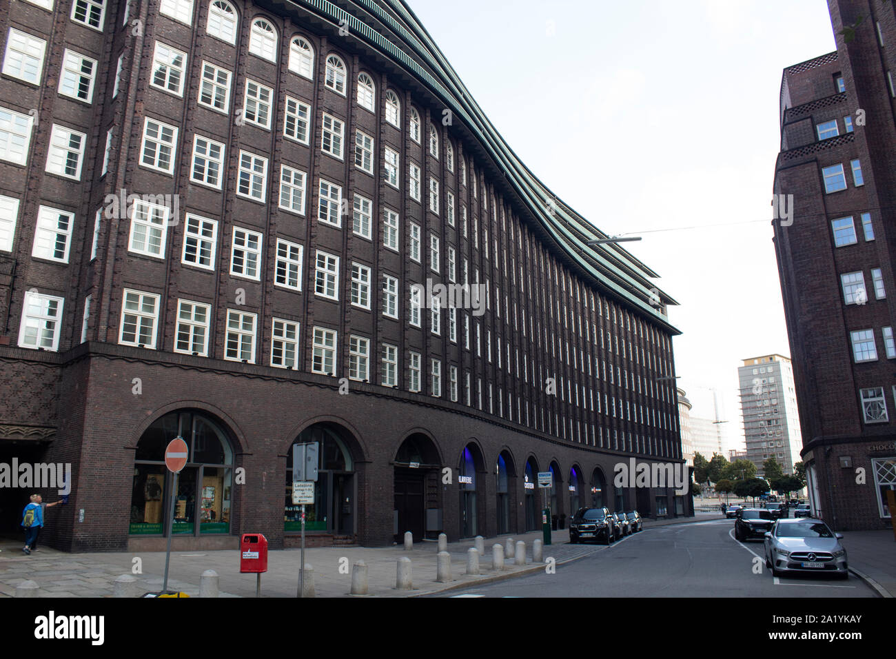 The Chilehaus, a ten-story office building in 1920s Brick Expressionism ...