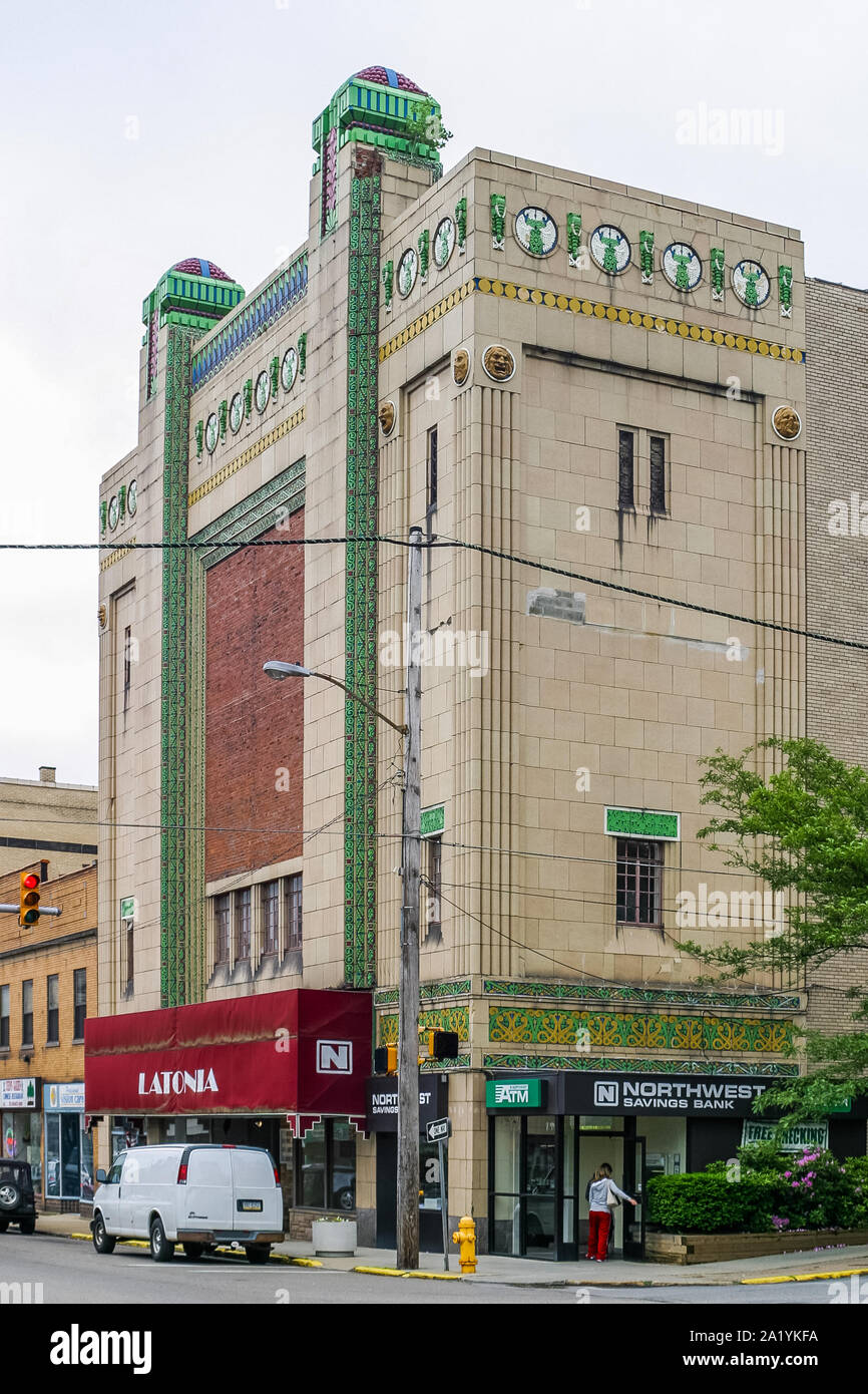 Old exterior movie theaters hi-res stock photography and images - Alamy