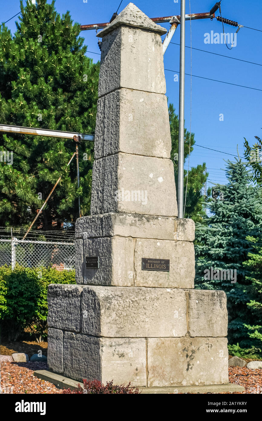 Illinois - Indiana State Line Boundary Marker Stock Photo - Alamy