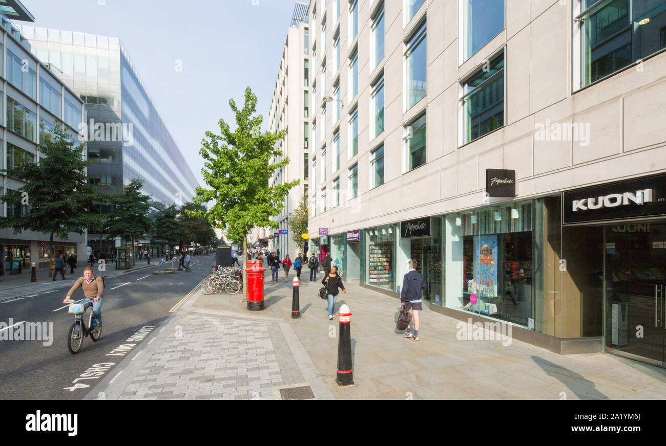 Pedestrian walkway along house hi-res stock photography and images - Alamy