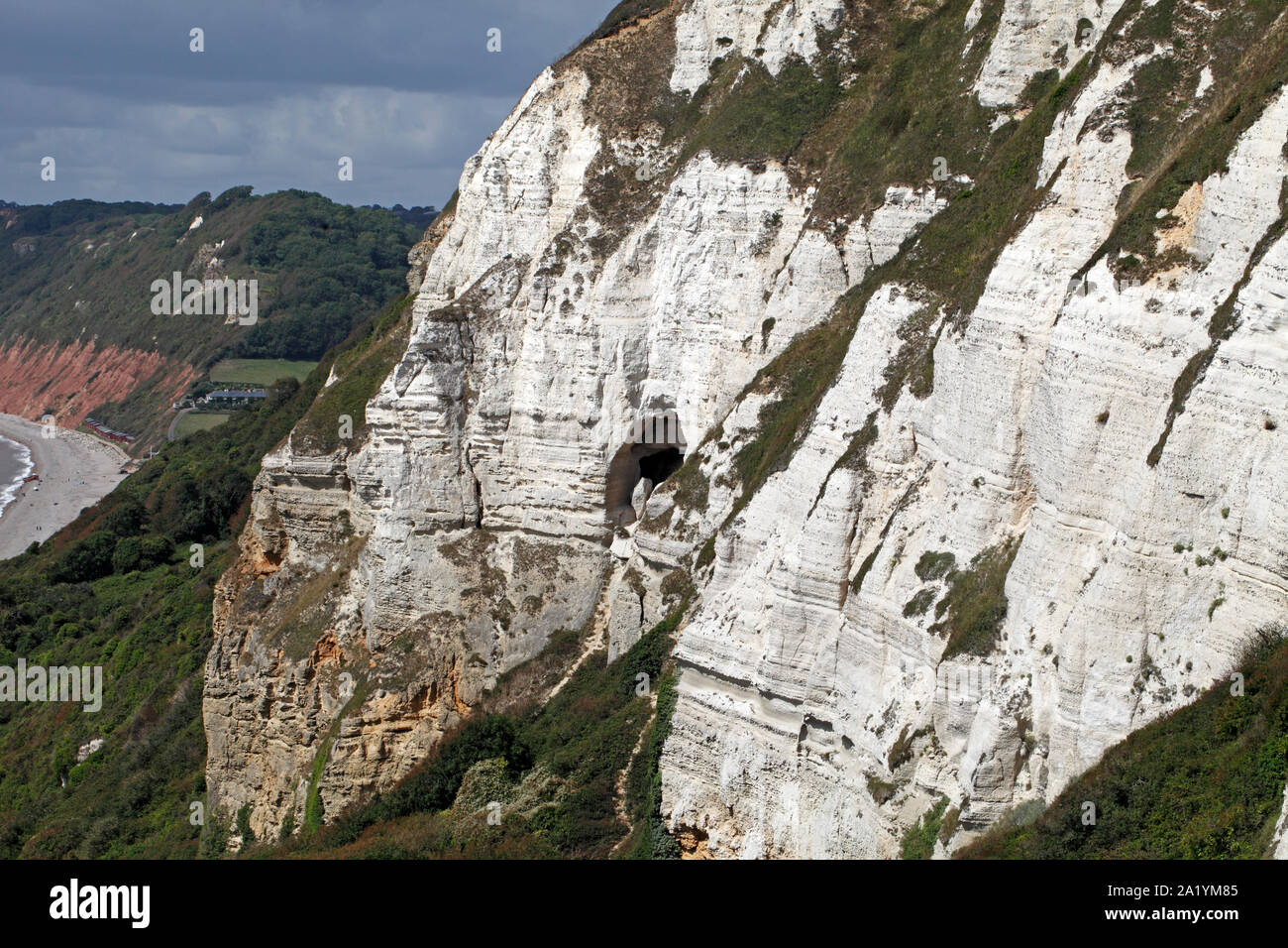 Chalk cliff face cave hi-res stock photography and images - Alamy