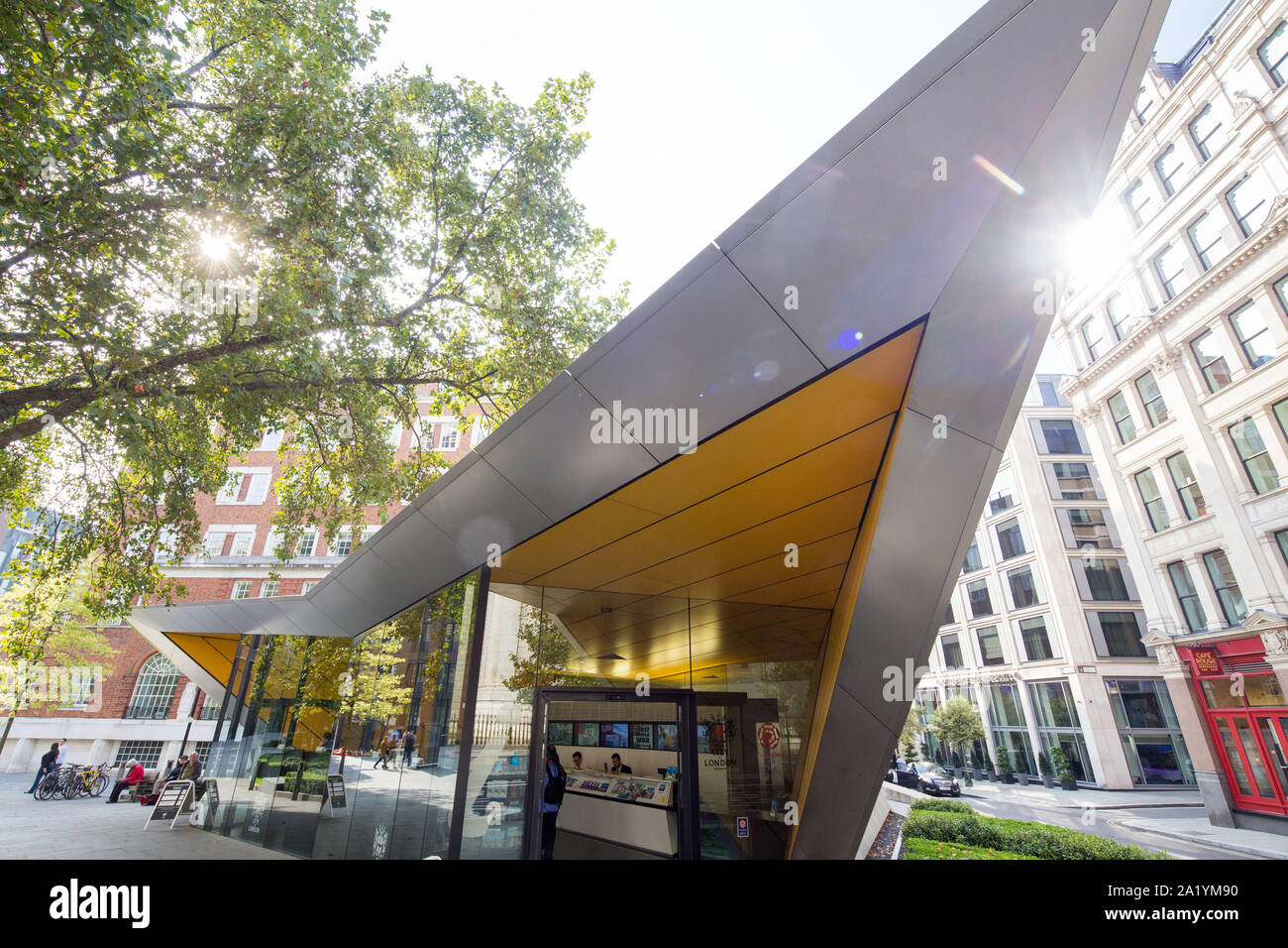 City of london information centre hi-res stock photography and images ...