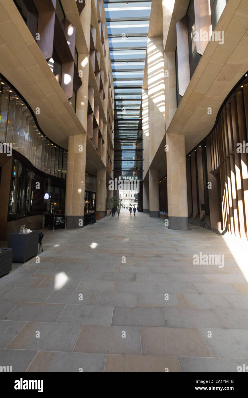London bloomberg arcade hi-res stock photography and images - Alamy