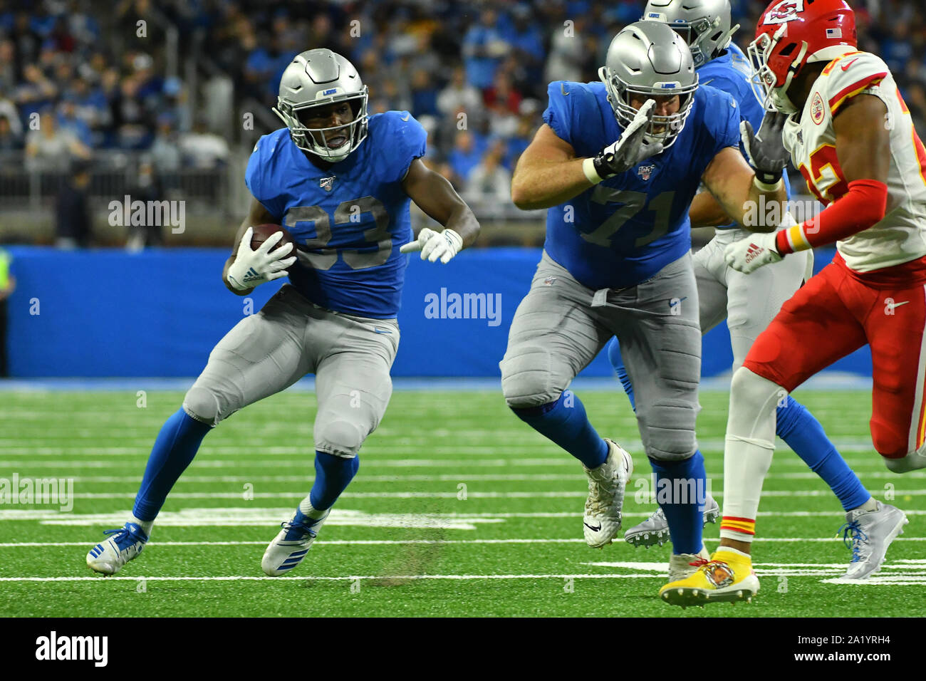 33 turns hi-res stock photography and images - Alamy