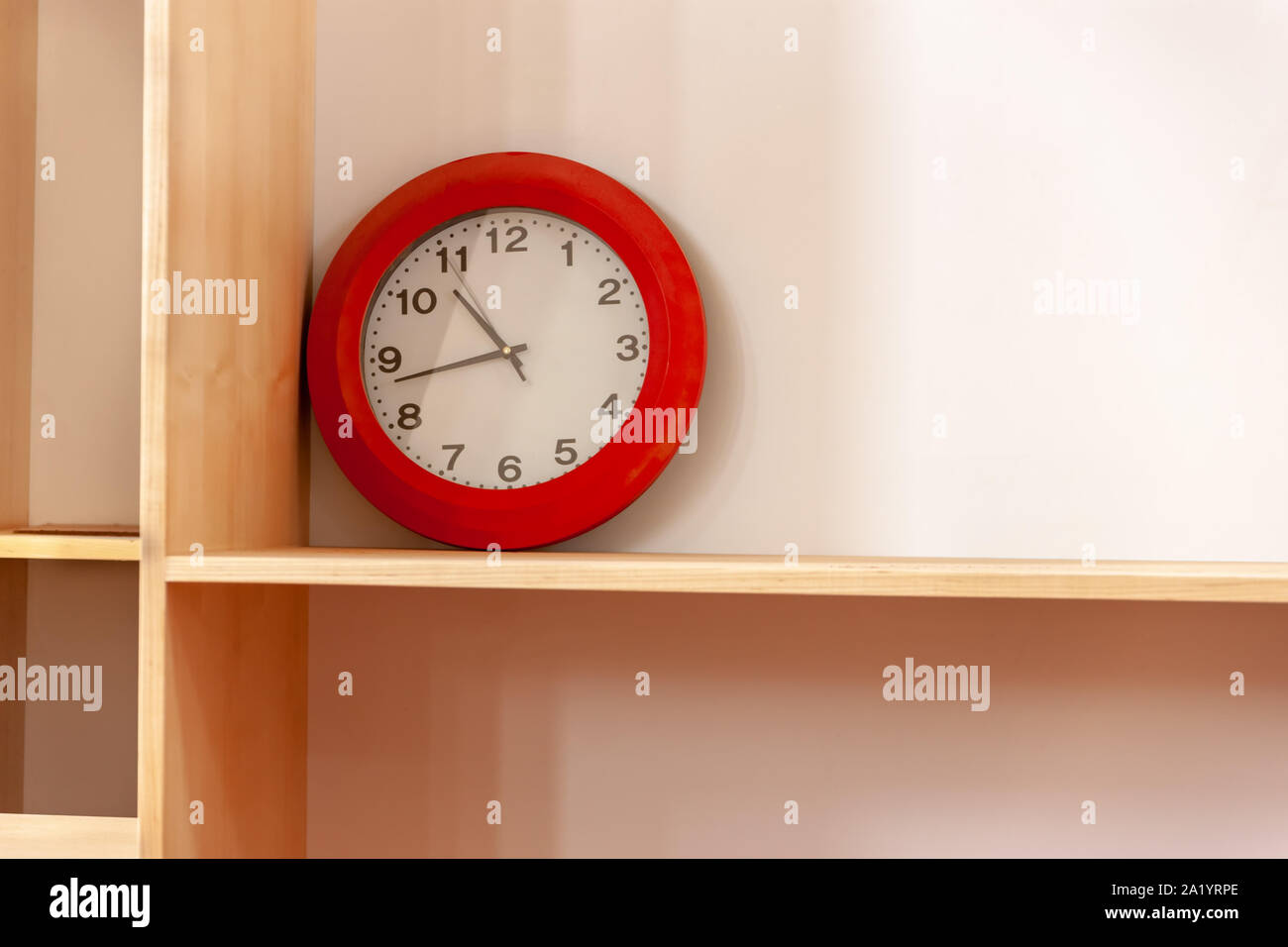 Shelf clock hi-res stock photography and images - Alamy