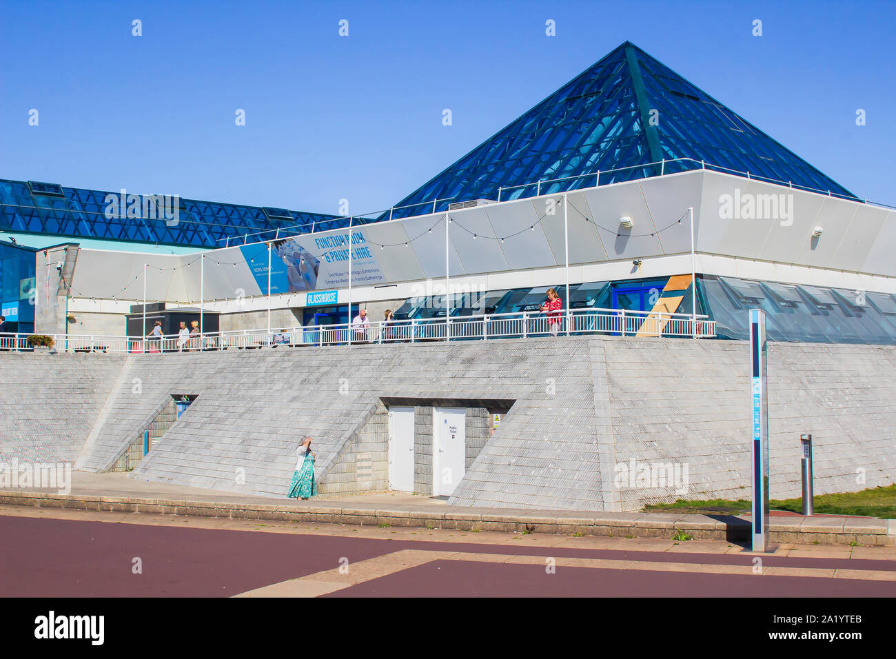 Portsmouth pyramids centre southsea hi-res stock photography and images ...