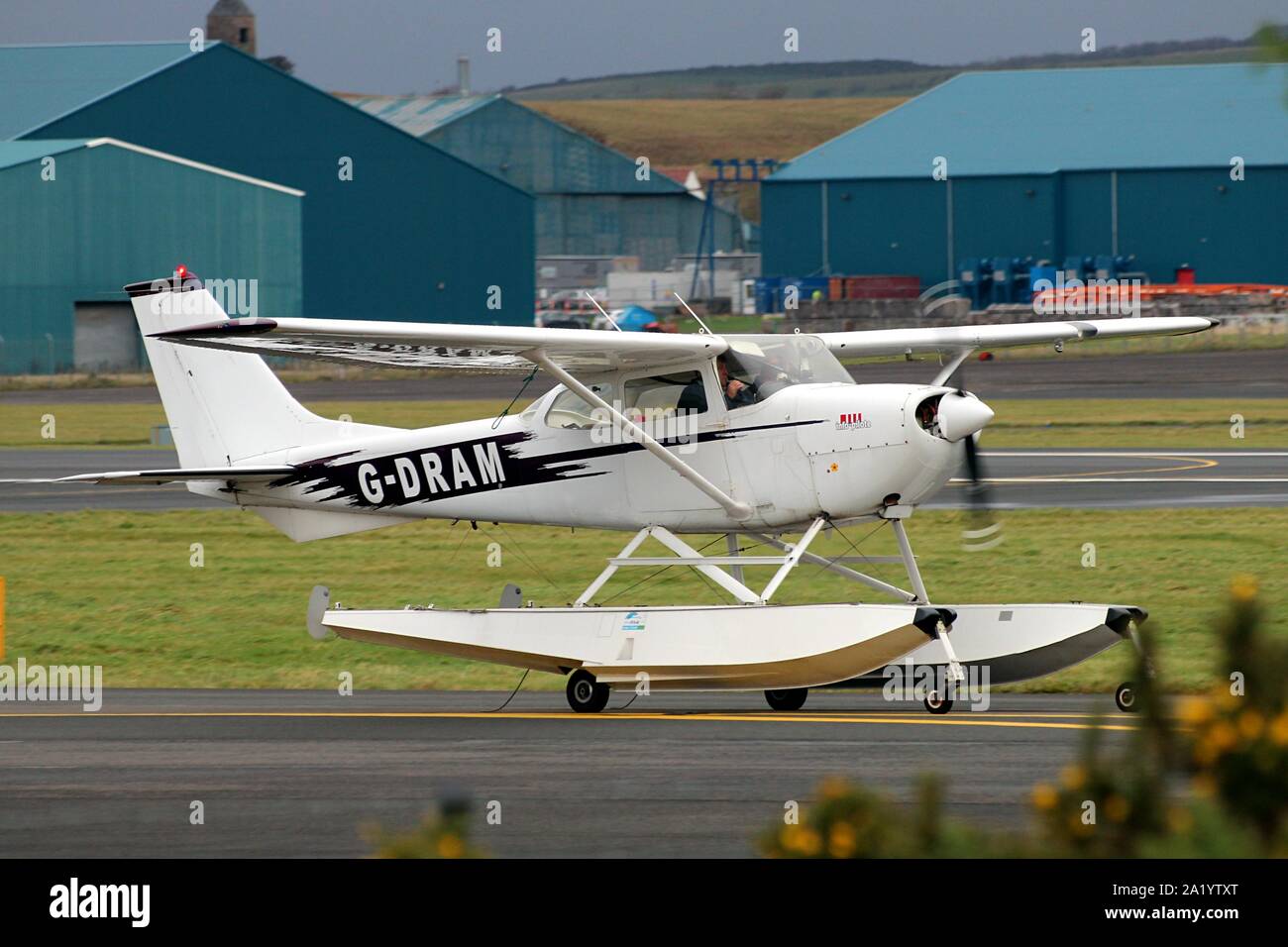 Reims cessna floatplane hi-res stock photography and images - Alamy