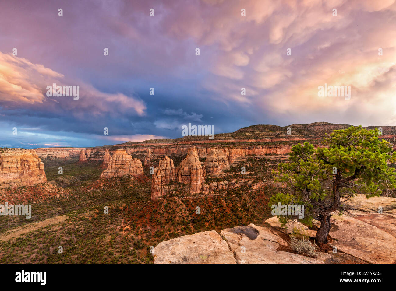 Book cliffs hi-res stock photography and images - Alamy