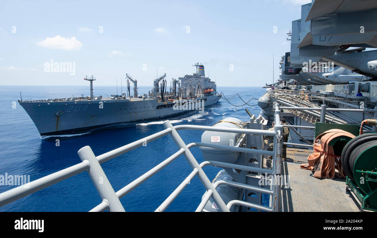 190928-N-FG333-2072 SOUTH CHINA SEA (Sept. 28, 2019) The amphibious ...