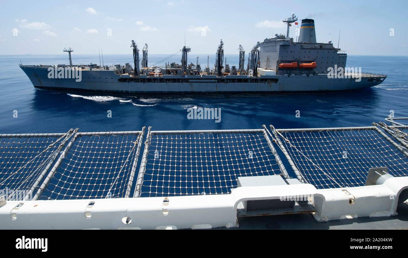 Oiler ship hi-res stock photography and images - Alamy