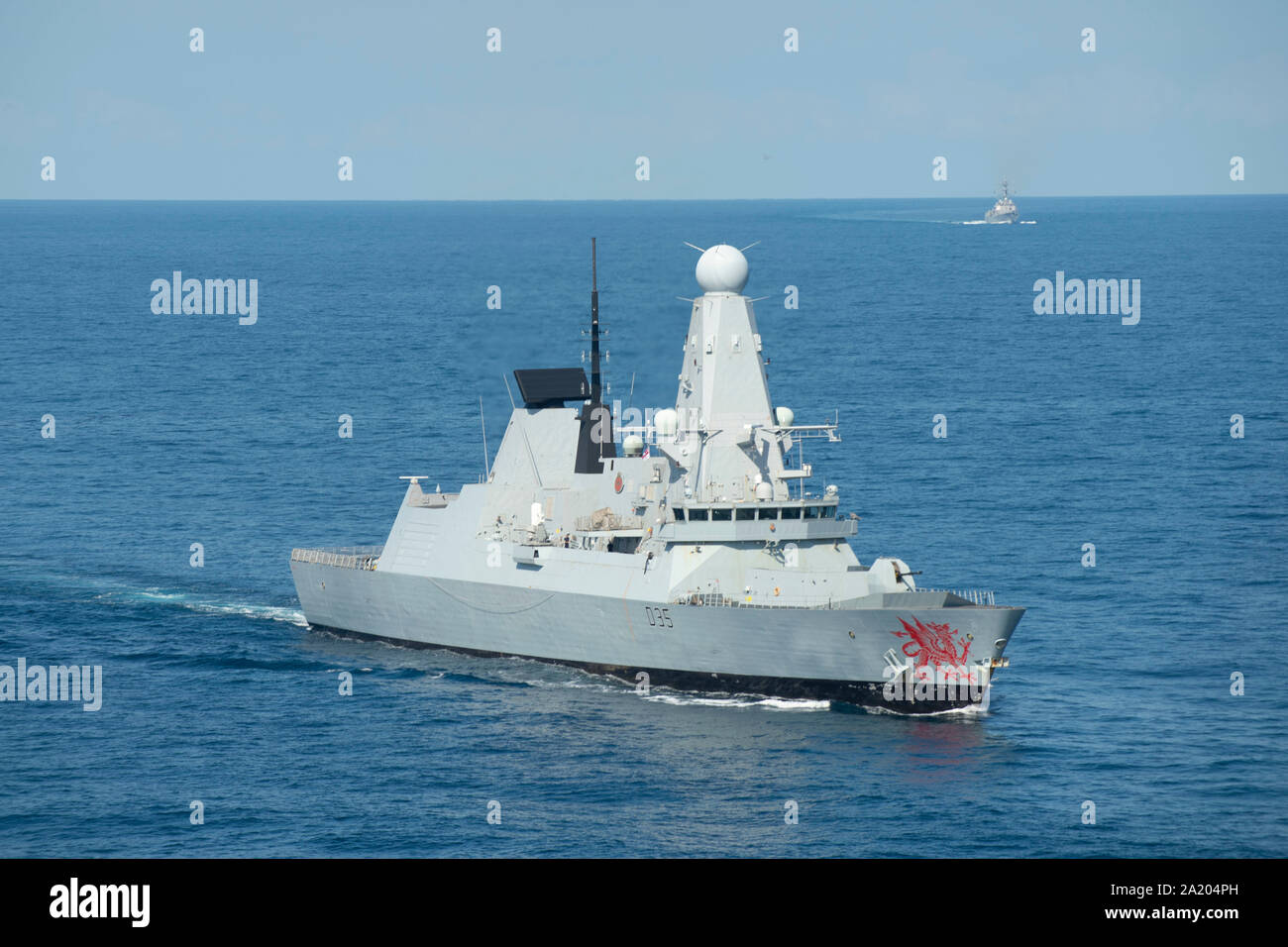 Hms dragon d35 hi-res stock photography and images - Alamy
