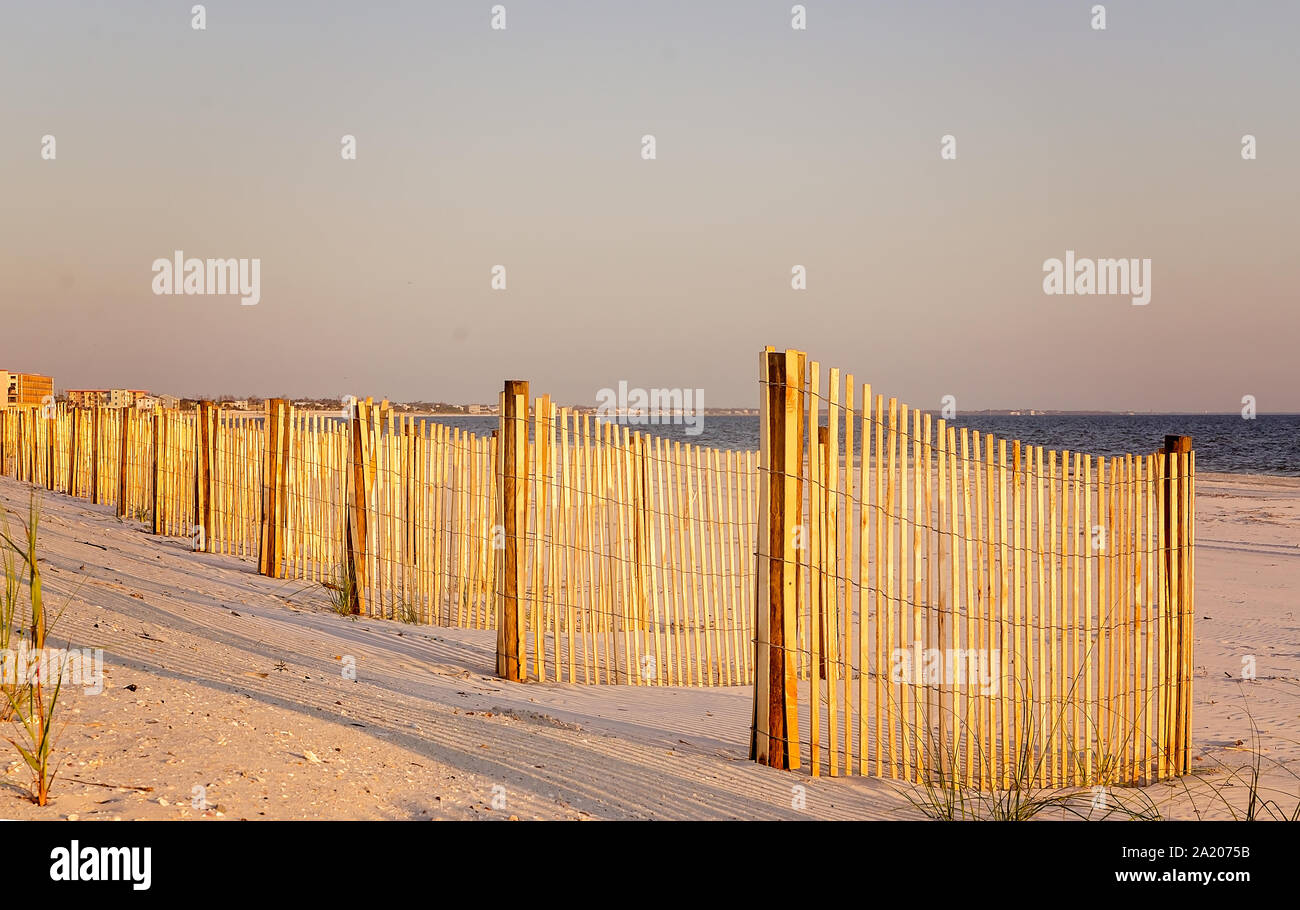 Dune fencing hi-res stock photography and images - Alamy