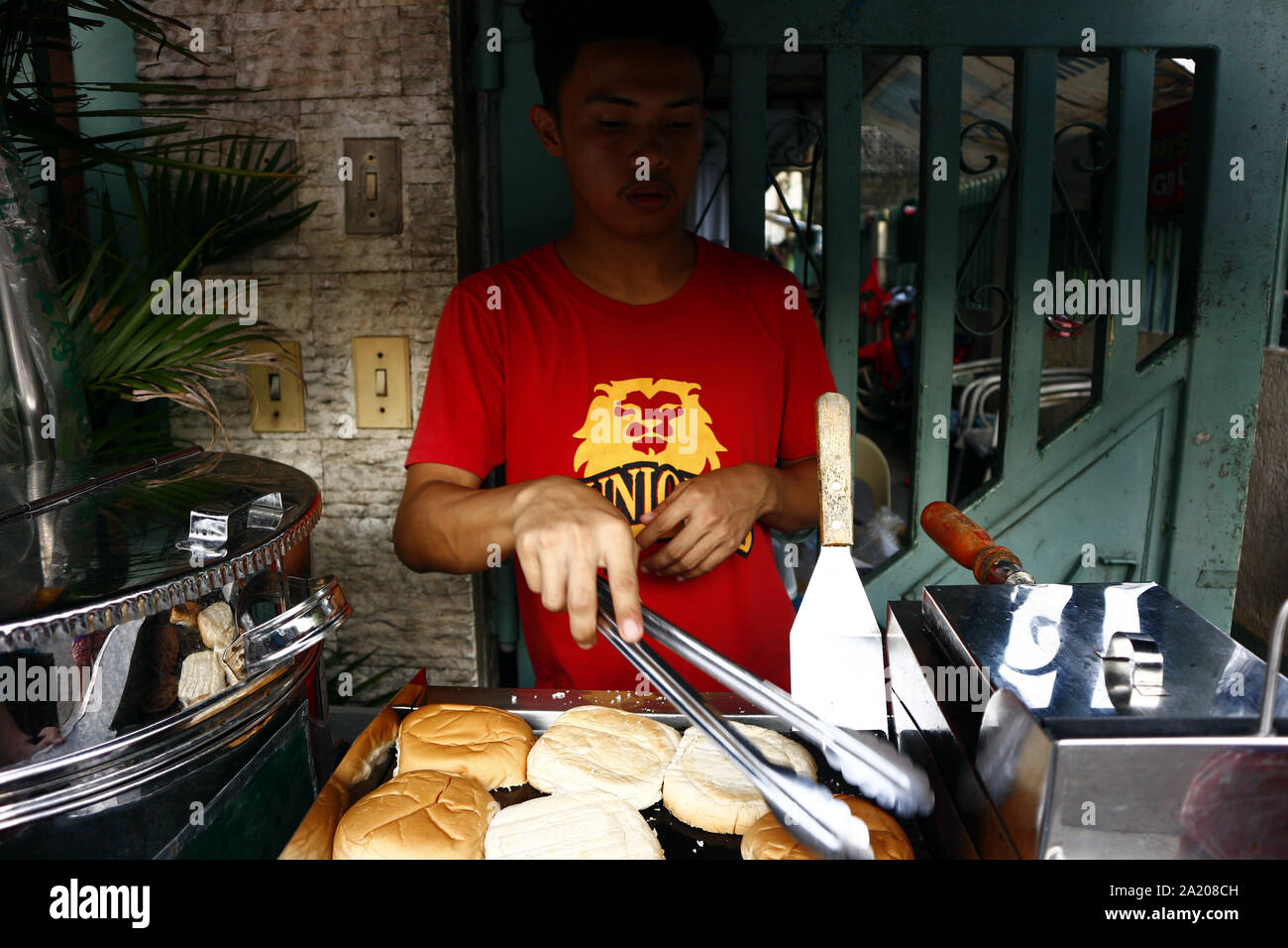 Filipino food kiosk hi-res stock photography and images - Alamy