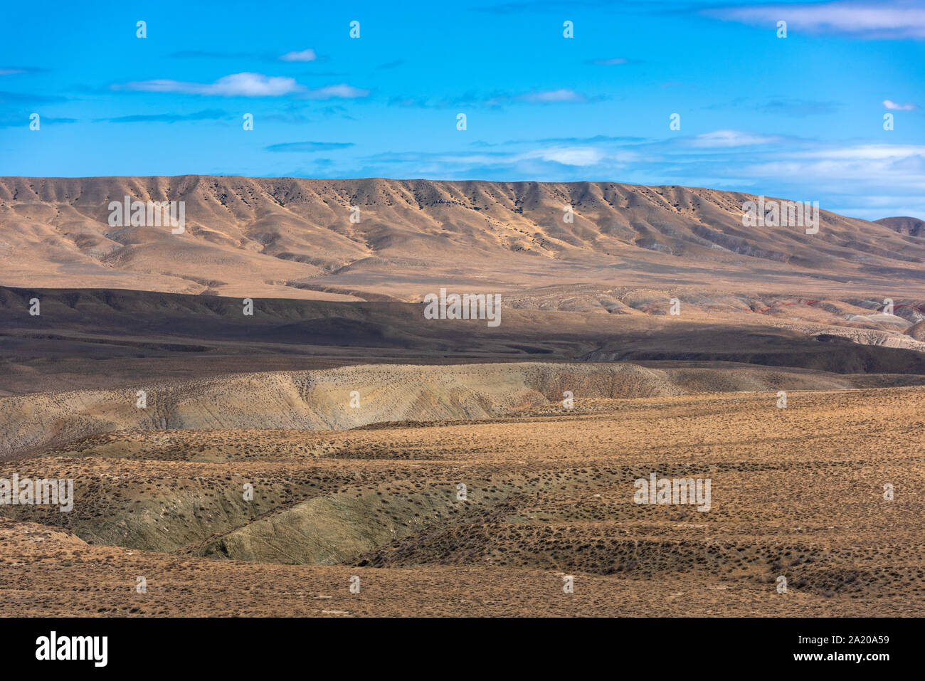 Scenic blue mountain shapes hi-res stock photography and images - Alamy