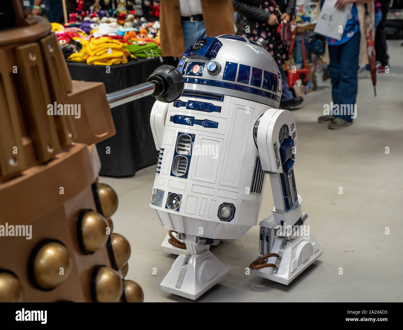 Star wars character r2d2 hi-res stock photography and images - Alamy