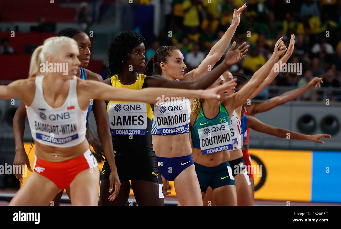 Doha, Qatar. 29th Sep, 2019. Emily Diamond (C) of Britain competes ...