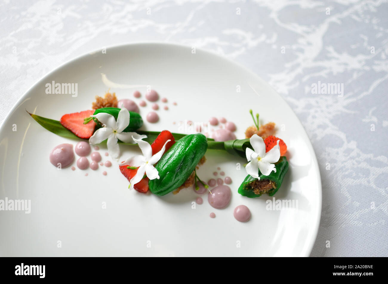 Plating, fine dining Stock Photo - Alamy